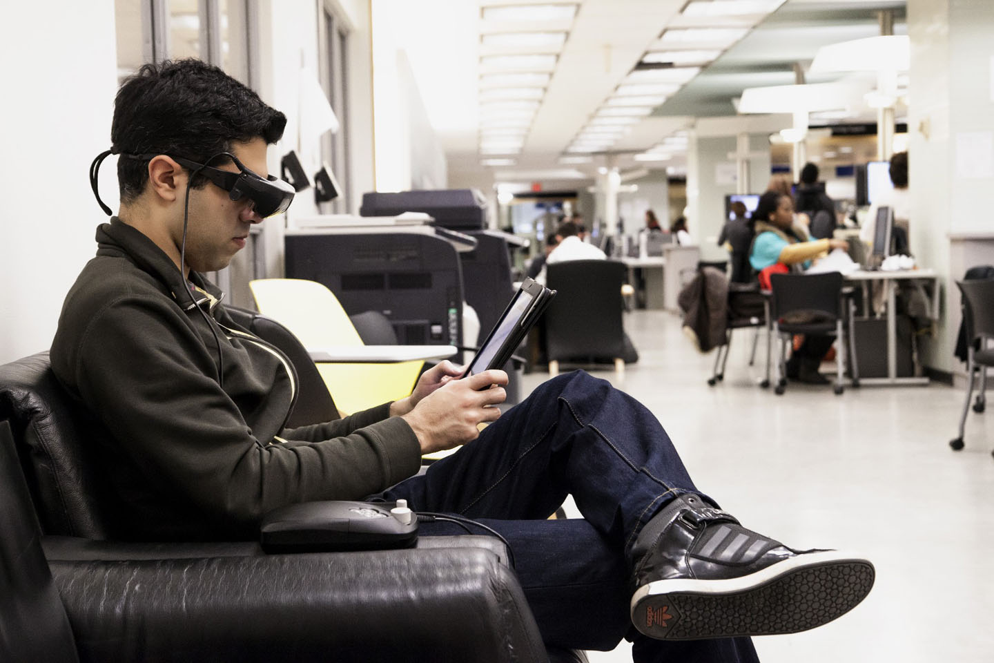 eSight 2: Low Vision Glasses – DW Canada | Ottawa Based Product Development